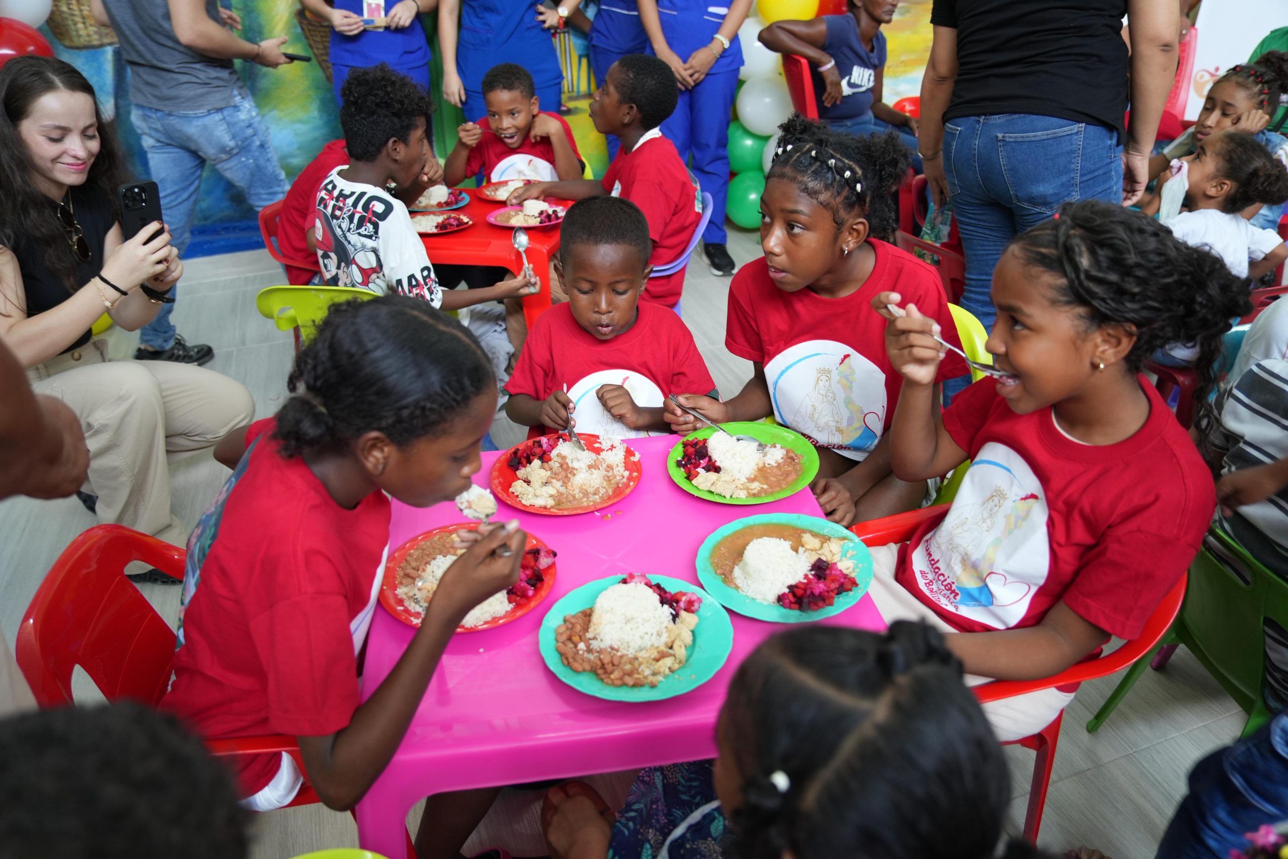Alcaldía inaugura 50 comedores comunitarios para 6 mil cartageneros ...
